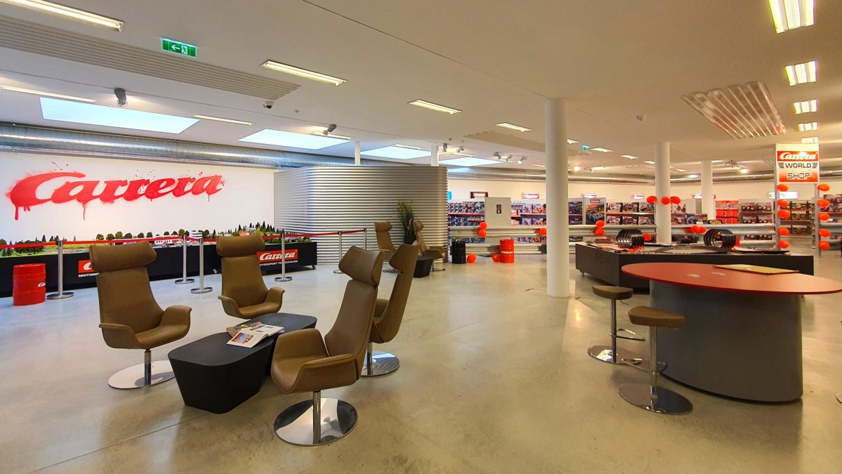 🇦🇹 Carrera WORLD: world of adventure on 900 m² in Salzburg » Puch Magazine