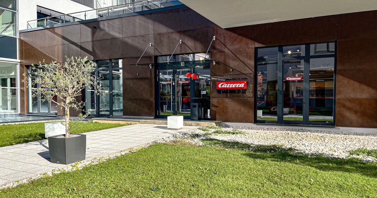 🇦🇹 Carrera WORLD: world of adventure on 900 m² in Salzburg » Puch Magazine